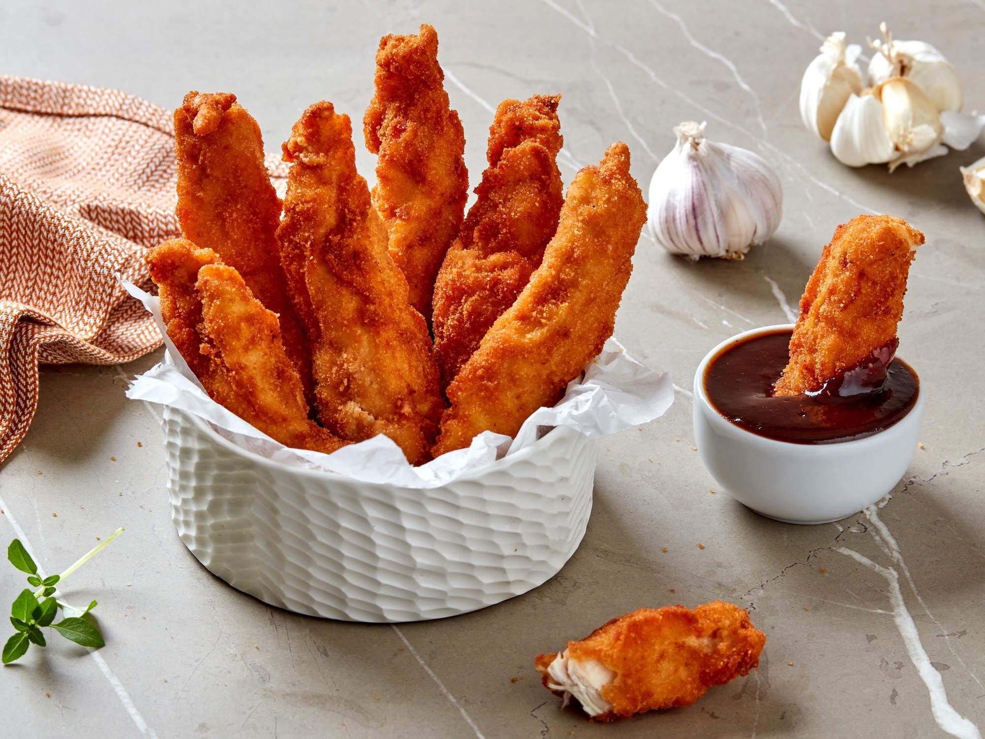 Strips crocante de pui cu sos sweet chilli– FoodNation - Mancare ...